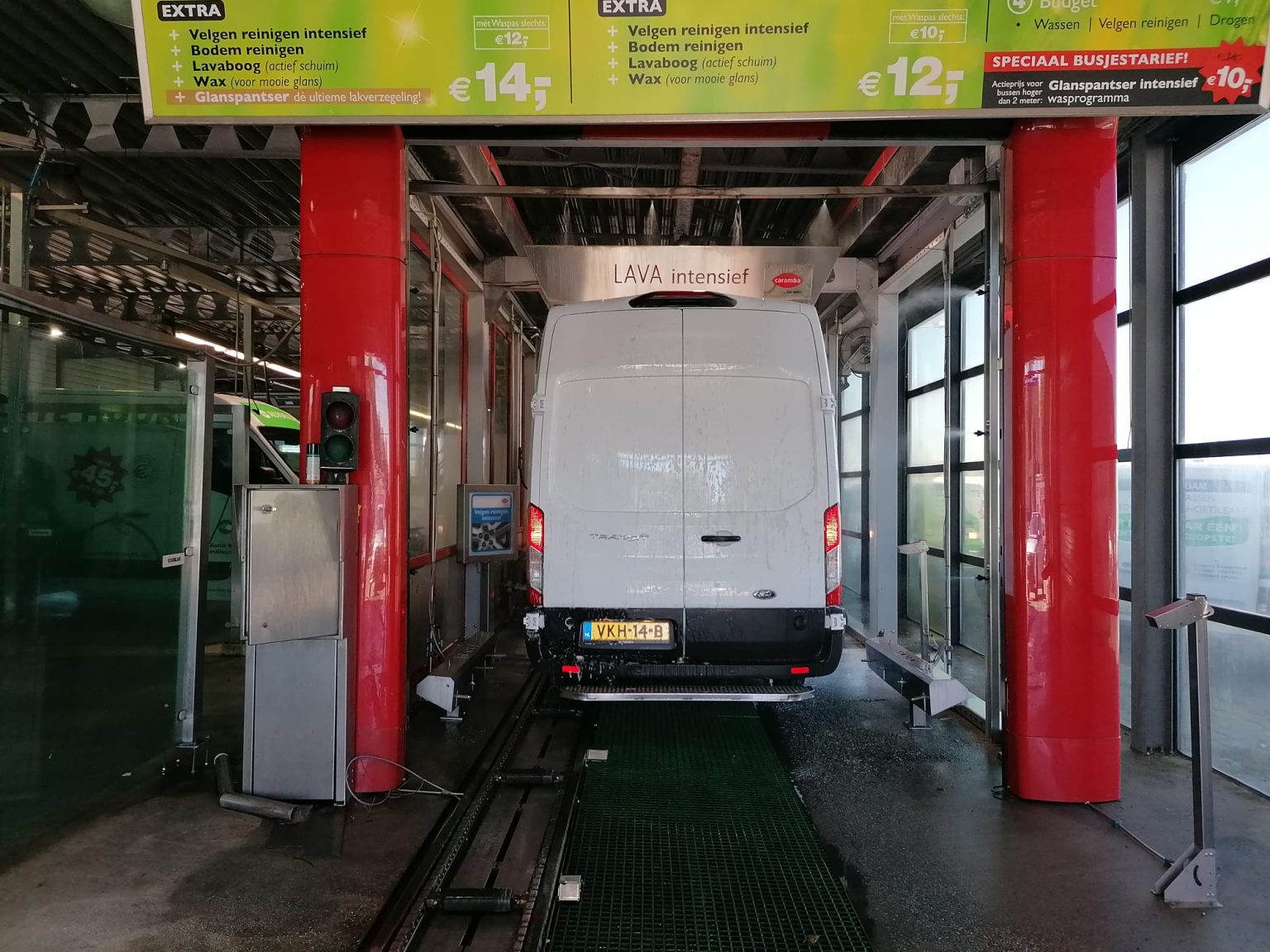 Autoradam ontwikkelt eerste grote wasstraat voor bakwagens – Carwash Nieuws